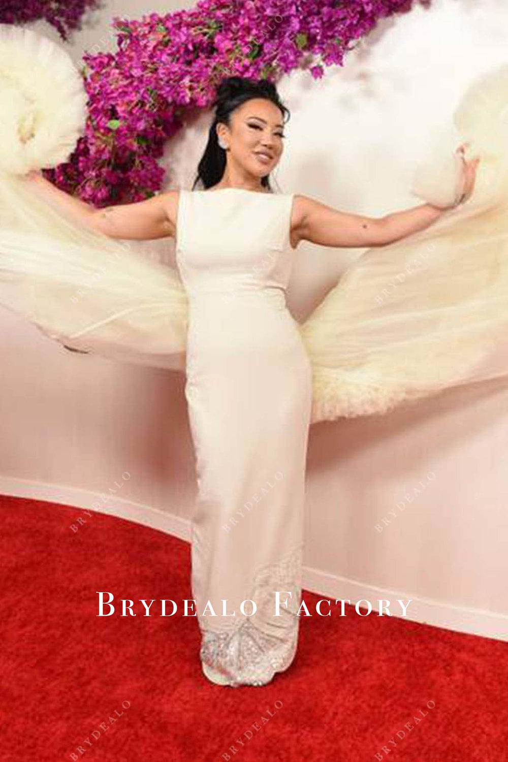 Ashley Yi 2024 Oscars Ivory Sheath Crepe Tulle Cape Dress