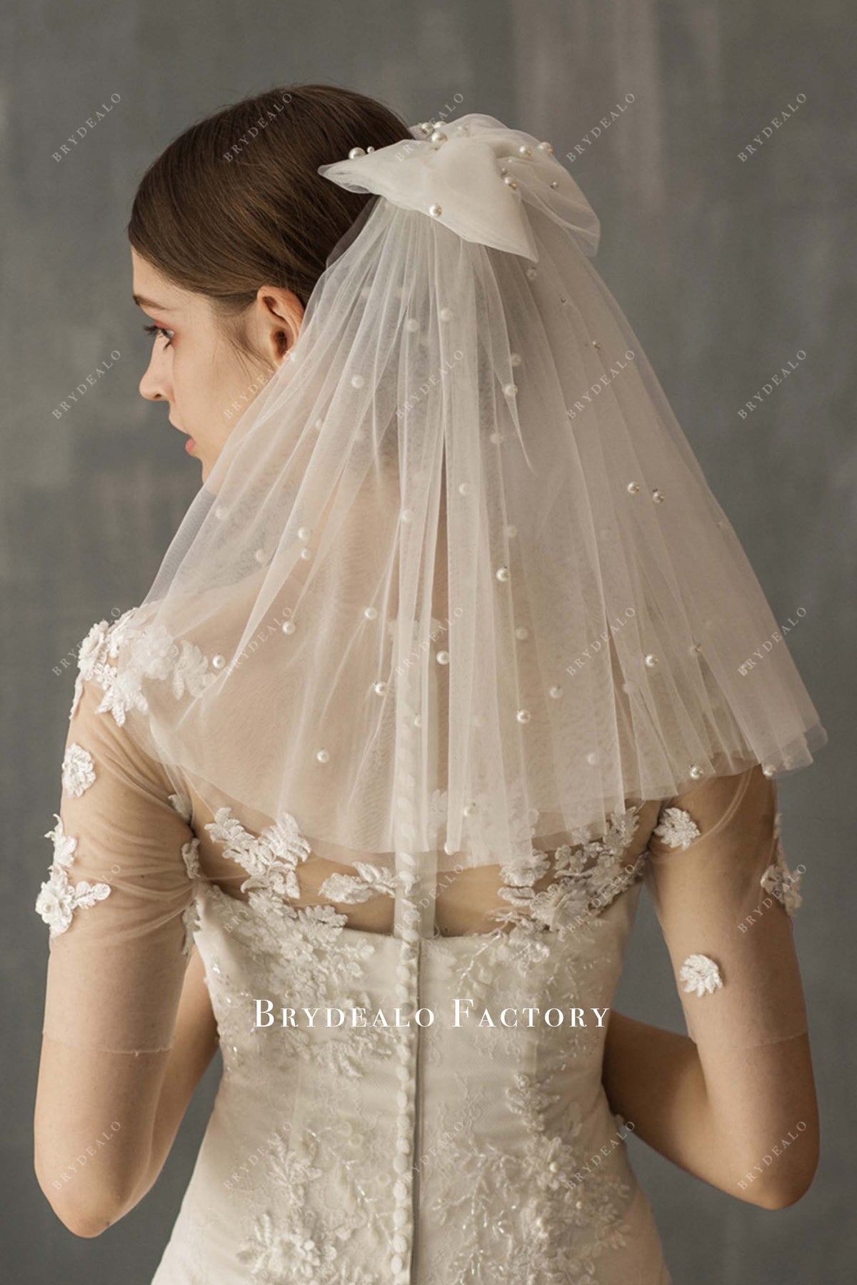 Chic Two Tier Pearls Bow Shoulder Length Bridal Veil