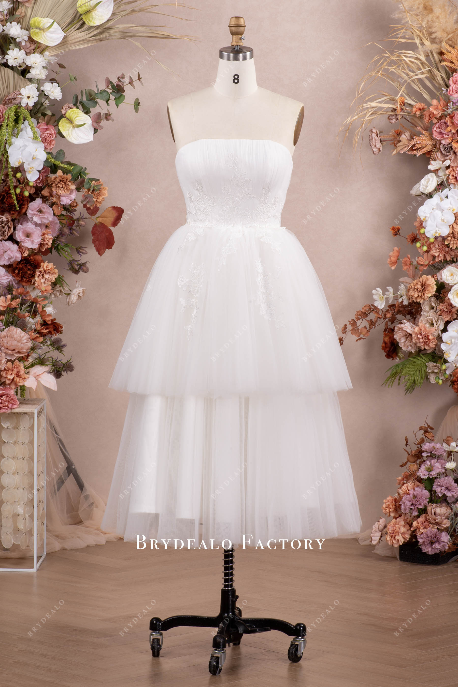 White Strapless Tulle Short Modern City Wedding Dress